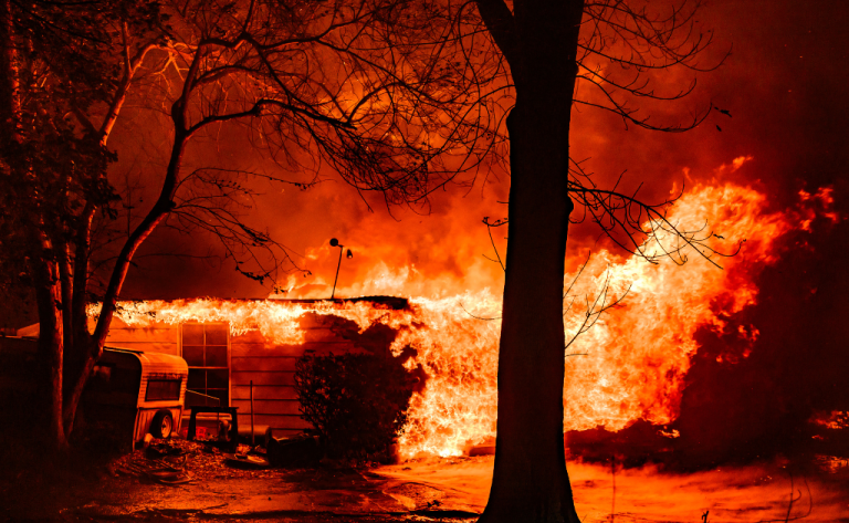 Los Devastadores Incendios De Los Ángeles Dejan Ya 10 Muertos 0619